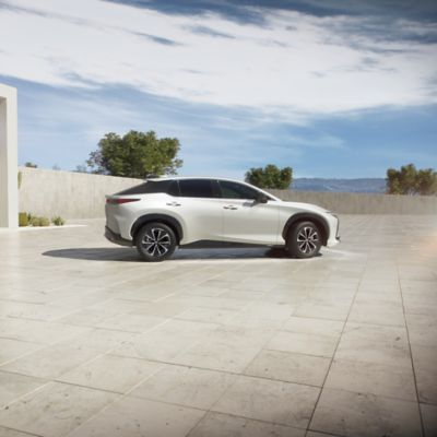 2025 Lexus RZ - Luxury All-Electric SUV | Lexus.com